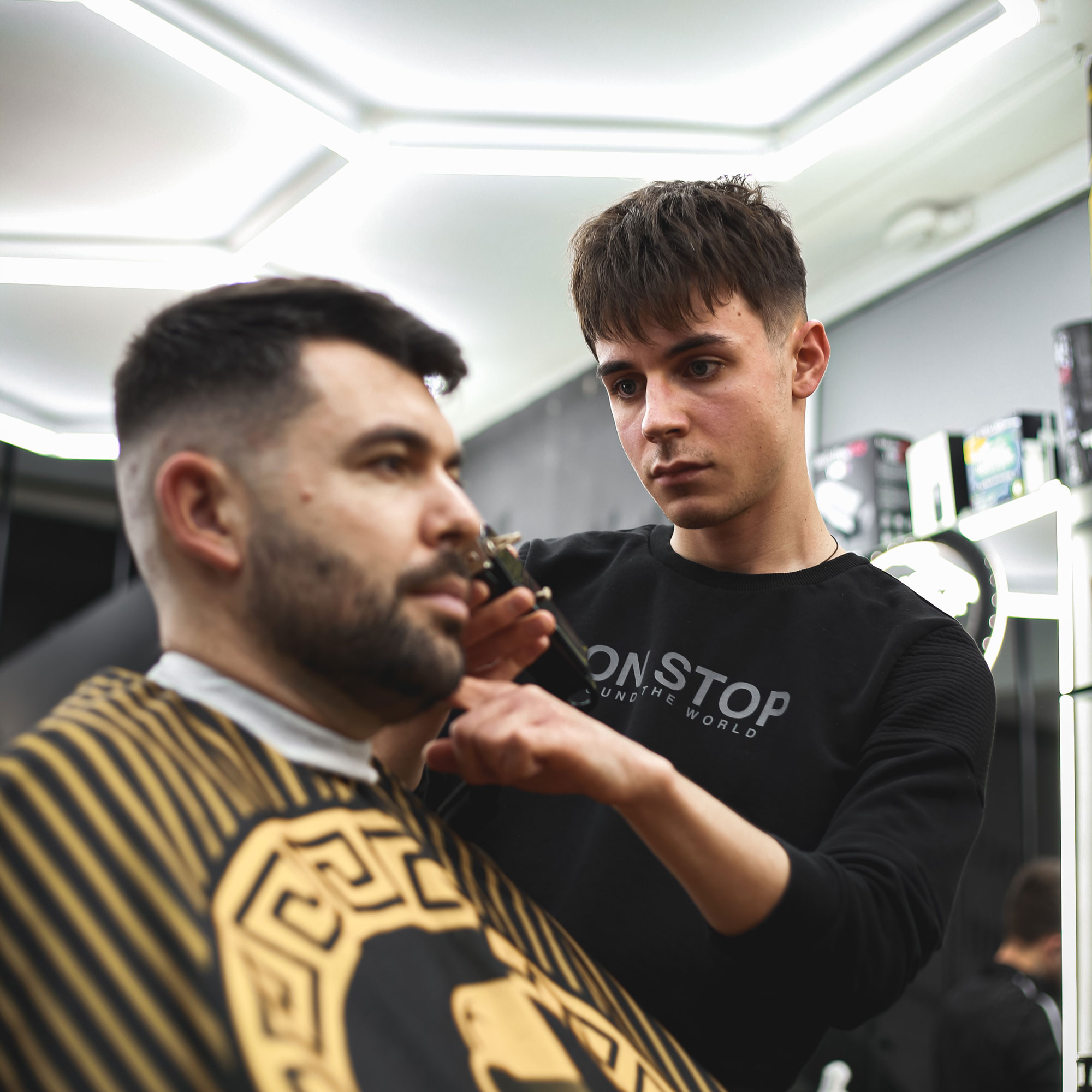 Lincoln Barbershop - Unul dintre cele mai moderne barbershopuri din Moldova